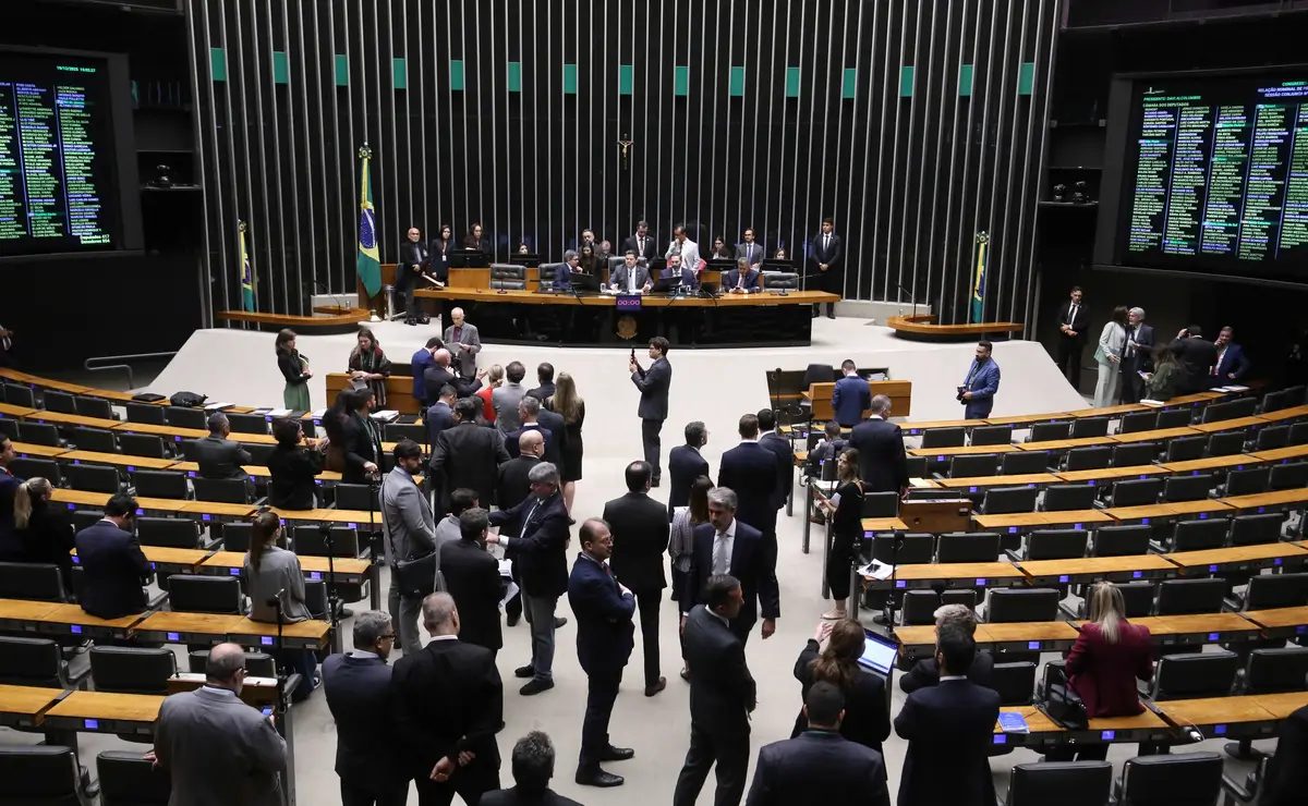 Quanto custa um deputado: o raio-X completo das verbas e benefícios